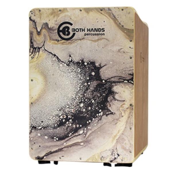 打面全体に強度を確保した丹念な作りは演奏時のストレスを軽減するだけでなく、末永くプレイヤーにご愛用頂ける、コストパフォーマンスの高いカホンとなっております。持ち運びに便利なリュックタイプのケースが付属しております。■ FrontPanel ...