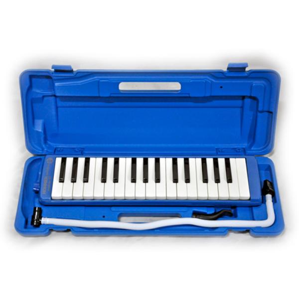 Student 32は、音楽教育やビギナー向けにデザインされた32鍵のメロディカです。鍵盤数は一般的に学校で多く使われる32鍵で、カラーバリエーションは、ブラック 、ブルー、レッドの3色。立奏に対応したマウスピースと、座奏に対応したチューブ...