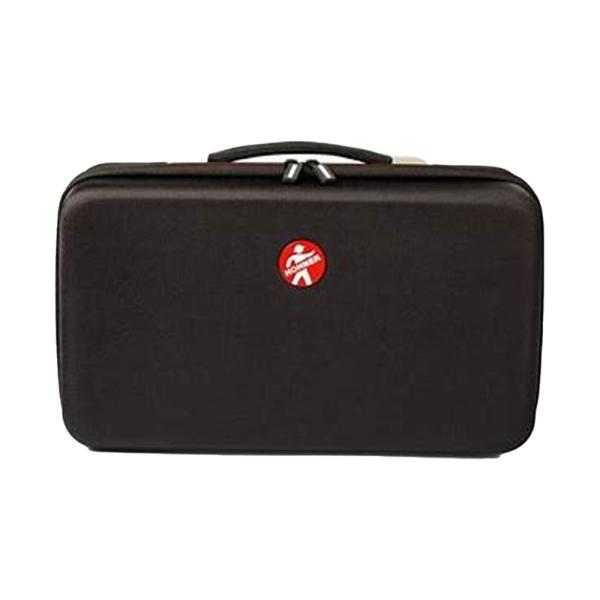 旅行カバンの様なこのケース。10ホールハーモニカ48本を収納可能。（クロマチックハーモニカやハーモニカマイクやサービスキットなどと組み合わせて利用可能）