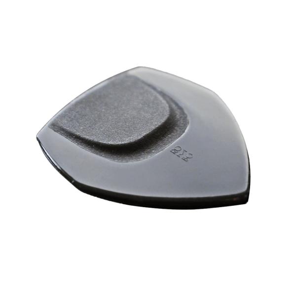 1/100mmの精度を追求する 妥協を許さないジャーマンテクノロジーがギターピックを変えた!ギタープレイやサウンドにも革新をもたらす先進的ギターピック日本上陸！中央の隆起した台地のようなエリアによって、より質量が追加され、より太くて充実した...