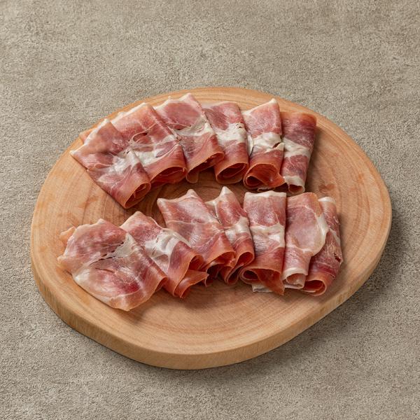 （原材料名）豚もも肉、食塩（原産国）スペイン（内容量）200ｇ（賞味期限）60日以上なるべくお早めにお召し上がりください解凍してから、そのままお召し上がりください。ハモンセラーノは濃厚なコクとうま味がポイントですから、そのままスライスして食...