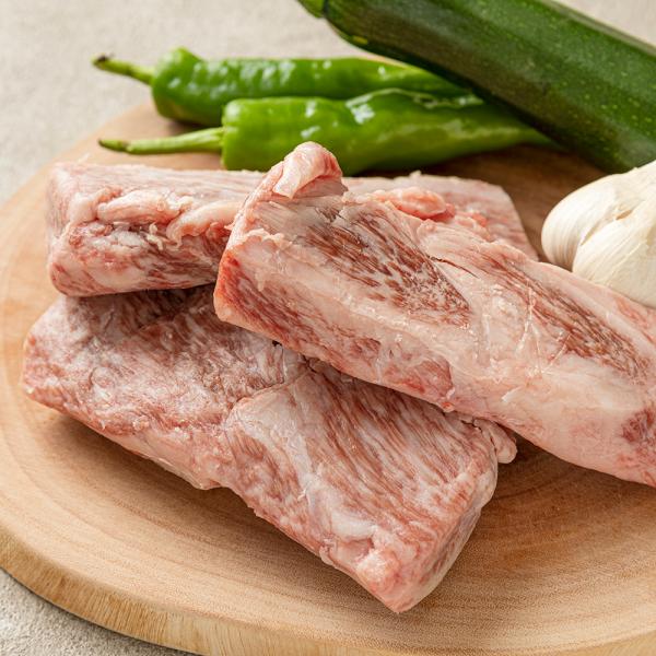 （原材料）牛肉（九州産）（内容量）500g × 2pc（保存方法）‐18℃以下で保存してください（賞味期限）製造日より365日なるべくお早めにお召し上がりください500gの真空パックでお届けいたします！様々な部位のお肉の切落しとなっておりま...