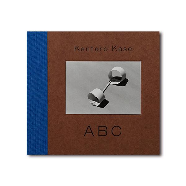 紙に描いた○夜空の花火の○積み木の家家の顔こどもの手手のマネキン本の貝目を閉じたこどもカタログみたいに並んでいるニセモノホンモノホンモノニセモノ大は小小は大生きてて死んでて死んでて生きてて記号になって形になって写真になった加瀬健太郎この写真...