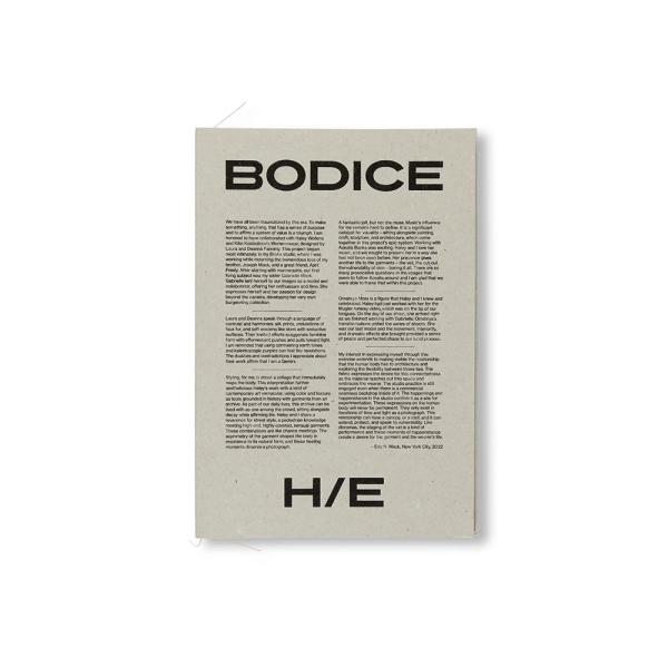 2018年、ロンドン発の「キコ コスタディノフ（KIKO KOSTADINOV）」は、ウィメンズ・ディレクターにディアナ・ファニング（Deanna Fanning）とローラ・ファニング（Laura Fanning）を指名。本書は、オーストラ...