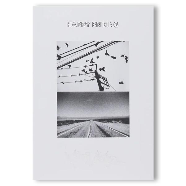 フランスの出版社CLASSIC PARISより2023年に刊行された、アイルランドの写真家Joshua Gordon（ジョシュア・ゴードン）の写真集。初版200部限定で刊行されました。ジョシュアはひとりの人間として、社会のアウトサイダーや社...