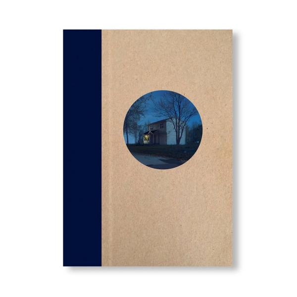 アメリカ人フォトグラファー、トッド・ハイド（Todd Hido）の作品集。アメリカの出版社「NAZRAELI PRESS」が手がけるプリント付き作品集シリーズ『ONE PICTURE BOOK TWO』の第34巻。全100タイトルをもって完...