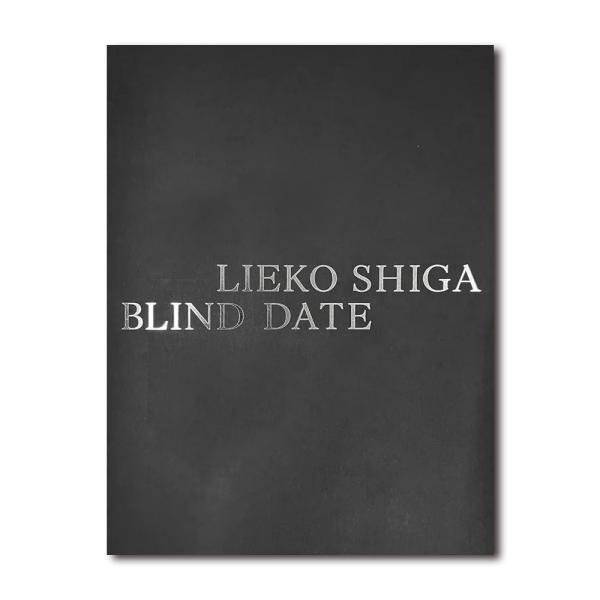 日本人写真家、志賀理江子の作品集。バンコクの街を縫うように走るバイクに乗ったカップルたちの、束の間のロマンティックな白黒の情景。2009年、作者はバンコクの街をバイクで移動するカップルを97点の写真に収めた。作者は自らも移動する車両の中から...