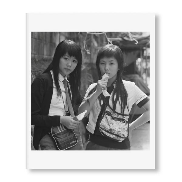 韓国人フォトグラファー、パク・ソンジン（Sung Jin Park）の作品集。