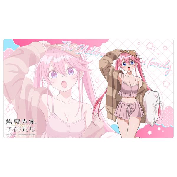 【発売日：2026年06月20日】カードゲームなどにご利用いただけるラバーマット(プレイマット)です。表面がポリエステル、裏面がラバー素材(黒色)となっております。デスクマットやマウスパッドとしてもご利用いただけます。商品詳細サイズ 横約6...