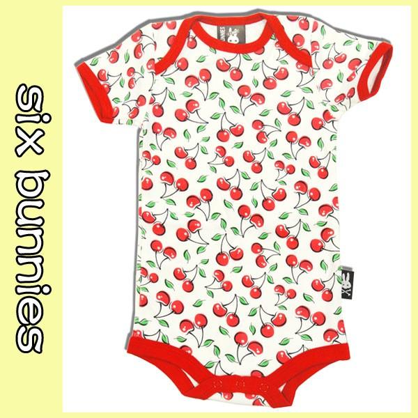 ロックだぜ！パンクだぜ！ベイビーだぜ！★キュートでかわいいチェリー柄！★ベルギー発タトゥーカルチャーブランド<br>【SIX・BUNNIES】★肌に優しい綿100％★柔らかくしっかりした生地で、ヨレヨレになりにくいと好評です◎♪...