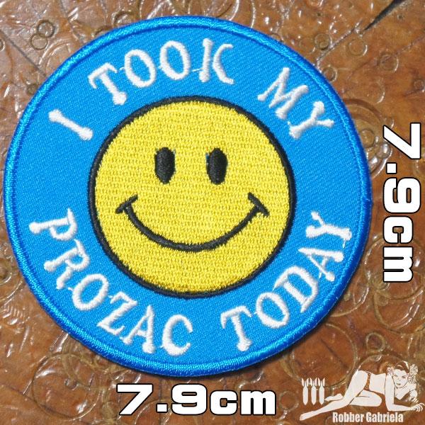 糊付きアイロン接着　お手軽刺繍ワッペンだぜ！バイクウエアー、手作りマスク、デニムやシャツ、バックなど気軽にカスタム！自分だけのオリジナルファッションを作れるぜ！熱に弱い素材や付きにくい素材には、縫い付けや手芸用ボンドで取り付けてください。小...