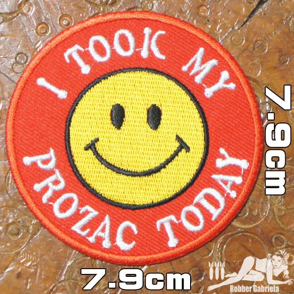 糊付きアイロン接着　お手軽刺繍ワッペンだぜ！バイクウエアー、手作りマスク、デニムやシャツ、バックなど気軽にカスタム！自分だけのオリジナルファッションを作れるぜ！熱に弱い素材や付きにくい素材には、縫い付けや手芸用ボンドで取り付けてください。小...