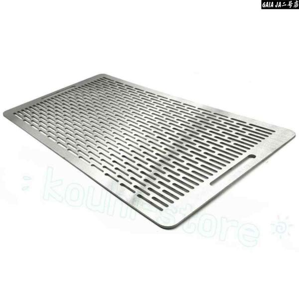 材質:304ステンレス製。一体成型。水洗いでき、清潔さを維持しやすくなっています、お手入れも簡単です。これらのグリルマットは、高品質の耐熱ステンレス鋼素材、耐久性、耐食性。錆びに強い ステンレス 製 3ミリ 炉ばた焼器 炙りや 専用 焼肉プ...