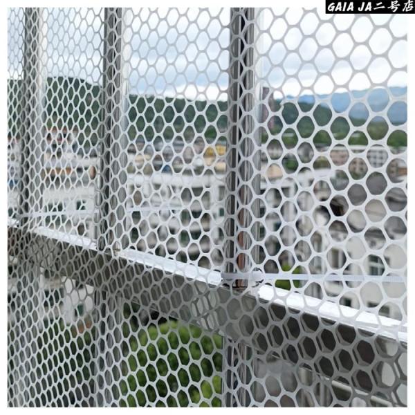 ●寸法：サイズ-幅×長さ。開口部-1.2cm（0.47 &amp;amp;#34;）×1.2 cm（0.47&amp;amp;#34;）メッシュ。●白いプラスチックメッシュフェンス：軽量で耐久性のあるネットは、老化に強く、強い靭性を備えたH...