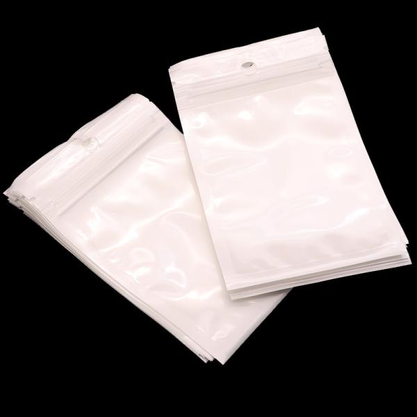 商品名:チャック付OPP袋　ポリ袋　約8*12.5センチ　約200枚入り  gaikicraftお問い合わせ番号(商品管理番号)：「ora2515」この商品は弊社の在庫管理システムにより、お届くまで1~2週間ほどかかります。 早くお届けたい...