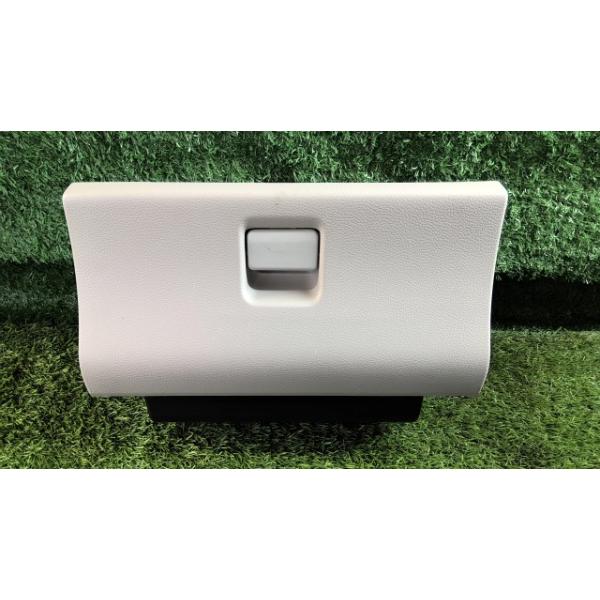 **** 商品説明を必ずご確認ください ****部品管理番号：251006000170210メーカー純正品番：73410-80P00-PZR部品名：グローブBOX部品メーカー品番：73410-80P0部品区分：リサイクル品車名：ラパン車両タ...