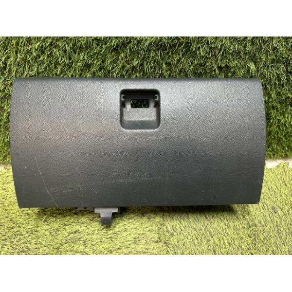 LE-DA63T-KKCA5   キャリィ   グローブボックス   品番： 73410-67H00-P4Z