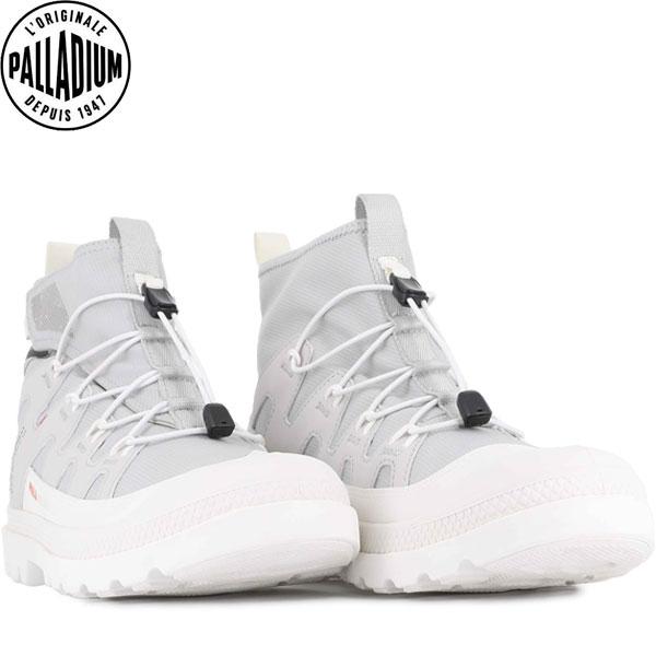 「PAMPA LITE＋ XPLOR WP＋」は、どんな環境にも対応できる高機能ブーツスニーカー。リサイクルナイロンのアッパーは、耐久性と軽さを両立。防水機能、スピードレース、ベルクロストラップなど、機能満載でアクティブなあなたをサポートし...