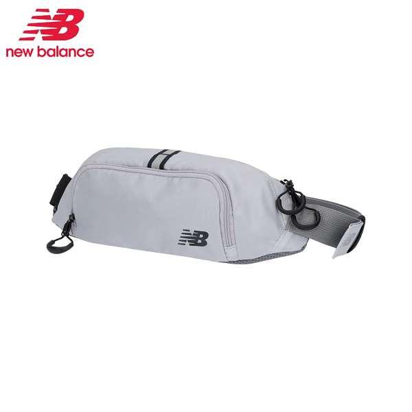 210Dナイロンオックスのボトルホルダー対応ウエストポーチ。左右いずれからも取出し可能な構造で、メインルームにキーフックと内ポケット付き。視認性を上げるリフレクトテープがアクセント。軽くて耐久性があり、スマホ、鍵、イヤホンなど、ワークアウト...