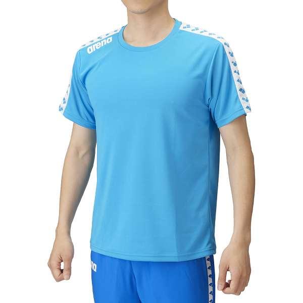 ■ 商品概要ドライメッシュ素材のTシャツ。チームウェア。スイマーにむけた商品。プールだけでなく、大会の行き帰りやトレーニング時にも着用できる。アリーナの定番ライン使用デザイン。シンプルデザインの為、パーソナルシーンからチームシーンまで多くの...