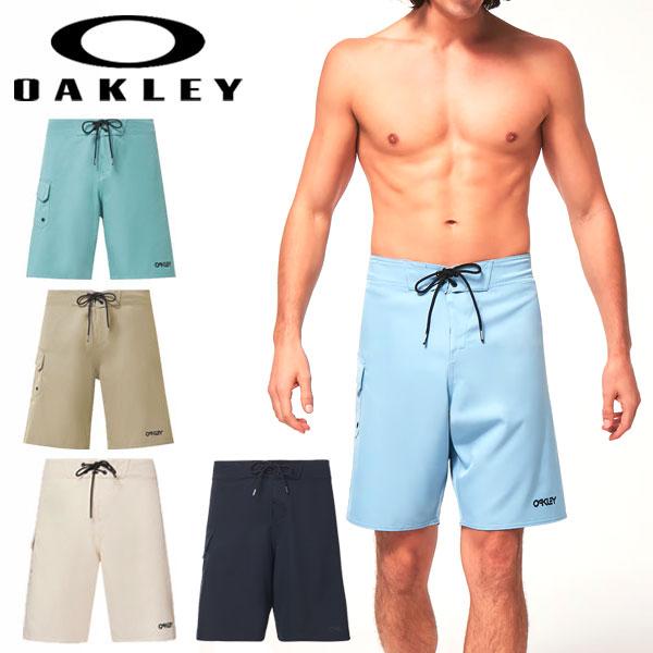 撥水性に優れた素材を採用したボードショーツ。左足にマット仕様のロゴ。調整可能なウェストにはドローコードとブランドロゴ入りのアイレット。右足のフラップポケットは水抜きの穴付き。21インチ。レギュラーフィット。サイズ仕様(cm)【US/EU 2...