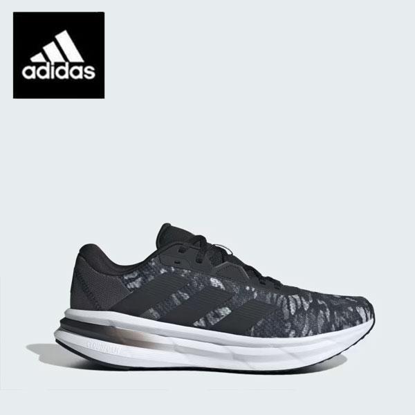 友達と散歩に行くときも、ランチタイムの軽いジョギングにも足元を支えてくれる、ランニングシューズ。 とびきりソフトでサポート力のある履き心地のCLOUDFOAMミッドソールが、一歩一歩に反発力のあるクッションニングをもたらす。通気性に優れたア...