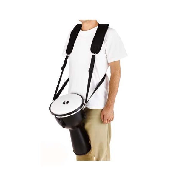 MEINLプロフェッショナル・ショルダーストラ ップは、快適な装着感でお手持ちのジャンベや太 鼓を演奏に最適なポジションでしっかりと支えま す。またより演奏しやすいように、ストラップの 長さや肩パッドの調節ができます。 ■材質：ナイロン仕様...