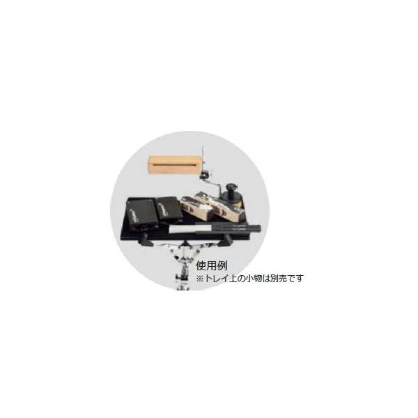 カホンプレイヤーの傍らに優秀なアシスタント お手持ちのスネアドラムスタンドに取り付けるだけで、シンプルで使い勝手のよいパーカッションテーブルに。トレイサイズ：約50 x 30cm。 表?は、ノイズも防いで楽器にやさしいベルクロ・ループ・マテ...