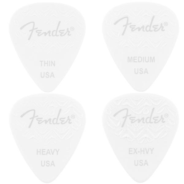 伝統的な351シェプのピックに、より実用的な曲線を施したWavelength Celluloidピックは、馴染みのある暖かいトーンを奏でます。また、特許所得済のグリップテクノロジーが、これまでにない快適な弾き心地を約束します。