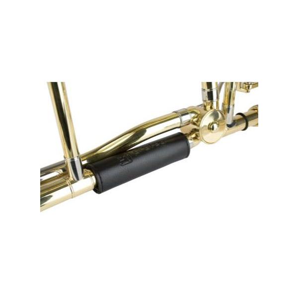 金管楽器用レザーガード。マジックテープ式で簡単に着脱できます。