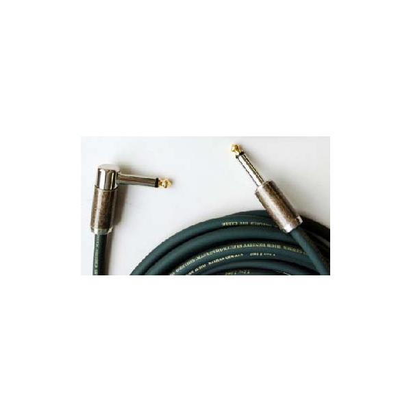 スタジオシリーズは、0.08mmという極細のOFC線（無酸素銅）を150本束ねて芯線としており、太い音像の伝達を可能としながらも非常に柔軟で取り回しが楽に行なえます。