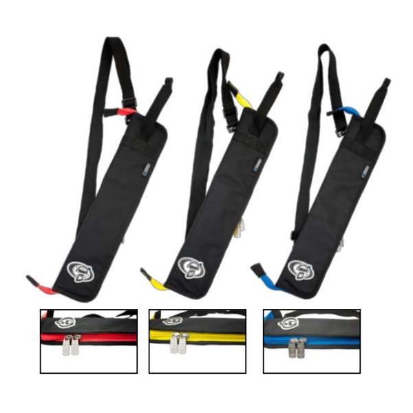 ブラックをベースにジッパーカラーをレッド、イエロー、ブルーにチェンジした3モデル