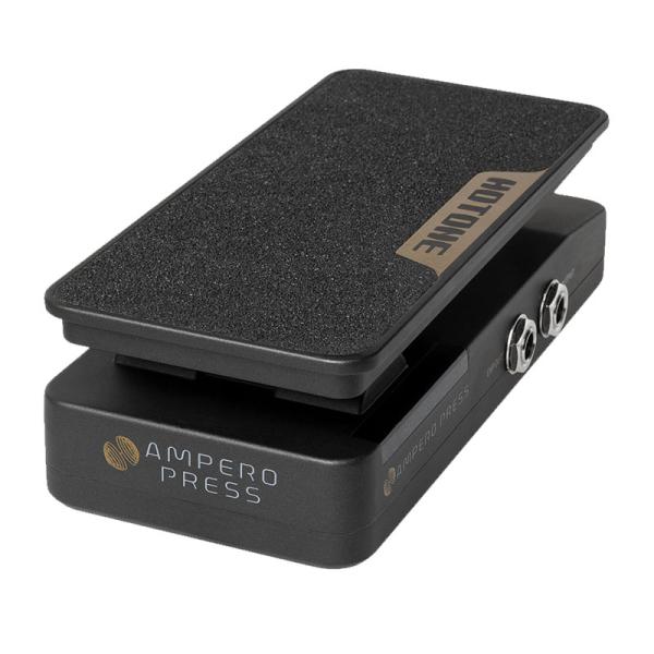 AMPERO PRESSは、AMPEROシリーズの外部エクスプレション・ペダルとして、多くのコントロール機能を外部からコントロールできるのはもちろん、独立したボリューム・ペダル（パッシブ）としても使用可能です。