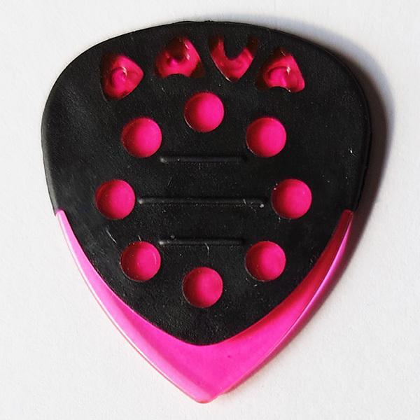 Grip Tips GelsDava Controlをさらに発展させ、ラバーグリップでプラスチックピック部をマルチモールディングしたピックがGrip Tipsです。マルチゲージの特長はそのまま、コントロールの幅が拡がります。Tip部に透明な...