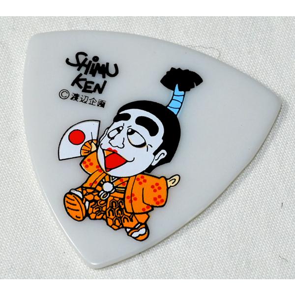 志村けん 「バカ殿」ピック2枚Fernande　フェルナンデス正規品新品商品                      現在では入手困難な志村けんオフィシャルピック「バカ殿」 ピック です。写真のピックを2枚お送り致します。新品商品ですがピ...