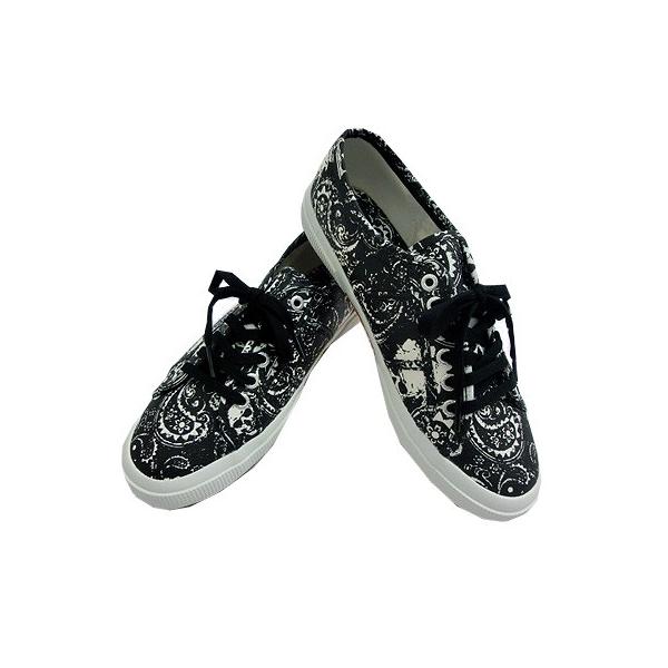 スペルガ　SUPERGA2750COTUクラシックキャンバススニーカーに春らしい花柄がプリントされた新作です。定番で永く愛用できるスペルガの代名詞策ともいえる2750ですので、穿きこんでいくとソールが柔らかくなじんできます。よく見るとインパ...