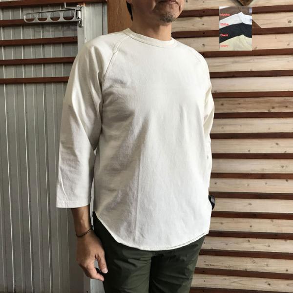 WALLA WALLA SPORT　ワラワラスポーツからアメリカンコットン生地のルーズフィット仕様のベースボールＴシャツです。アメリカ製のこだわりのファブリックで、生産は国内製でいいとこどりのこだわりのＴシャツ。ラグランですので、着やすくて...