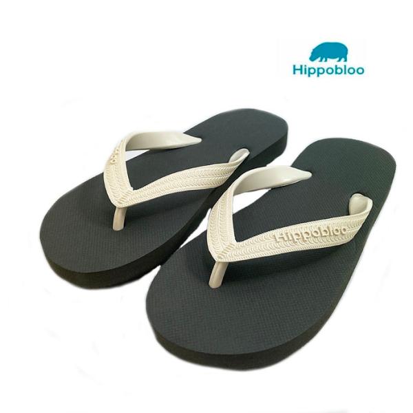 Hippobloo ヒッポブルー サンダルはマシュマロのように柔らかく足にフィットする履き心地のビーチサンダル。タイのゴム園で採取された天然ゴムで作られ、コスパが高いサンダルです。クッション性が高く、長く履いていても疲れません。多くの国でフ...