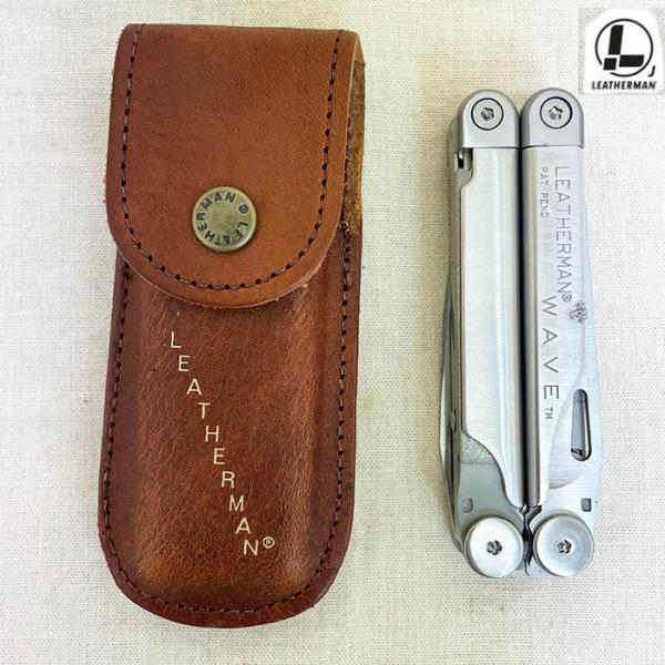 LEATHERMAN レザーマンの代表作であり、プライヤー型マルチツールでは世界一の累計販売数を誇るWAVEウエーブレザーケース付き。旧モデルのタイプで、プライヤーの先端部分、替え刃のつかないモデルです。新品、箱入りです。新品で古いモデルで...