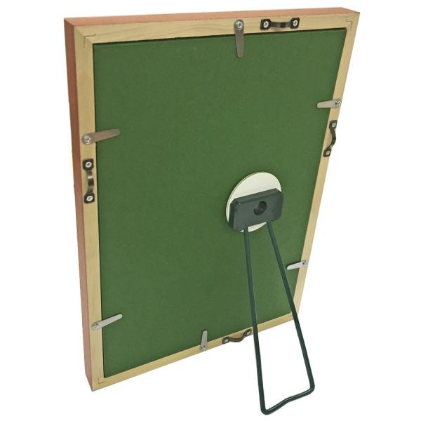 後付けタイプの額縁スタンドです。付属の両面テープで額縁の裏板に貼り付けます。壁掛け用の額縁が、手軽に卓上にも飾れるようになります。一般額など、あまり厚くない額縁にお使いください。油絵額縁などの厚みのある額縁には向きません。裏板の材質により、...