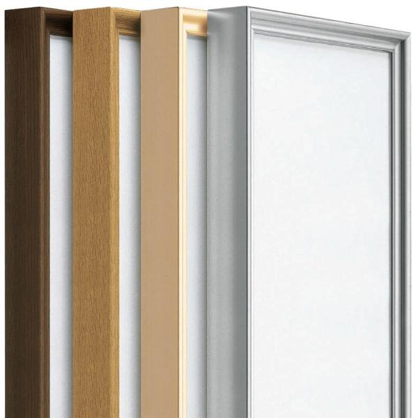 合わせやすいマイルドな4色展開の出展用仮縁。30号以上、及び特注サイズで一辺が900mm以上の場合、フレーム側面から直接ネジを打ち込んで取り付けます。フレームの深さは34ミリになります。キャンバスやパネルの厚さが34ミリを超える場合、背面側...