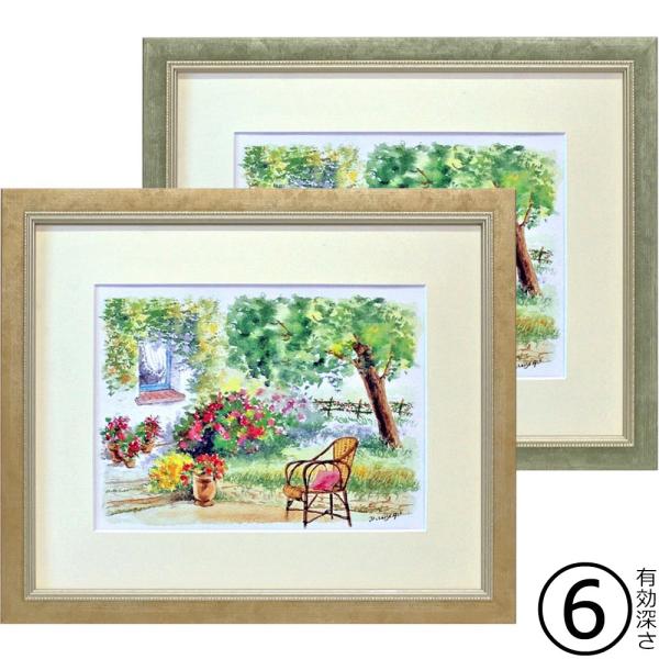 クリーミーな色合いの樹脂製フレーム。ラメ調の輝きが所々に見られるエレガントな額縁です。透明感のある水彩画や、明るい色合いの刺繍など、上品で華やかな額装に仕上がります。ベージュ、グリーンの2色からお選びください。一般額(デッサン額)は額装マッ...