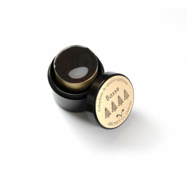 ARCHET/アルシェ//E.フランセ氏より入手したフランス伝統の製法にもとづき、トップ・プレーヤーによる官能試験や粒子分析など化学的手法による評価を繰り返し、製品化に成功しました。