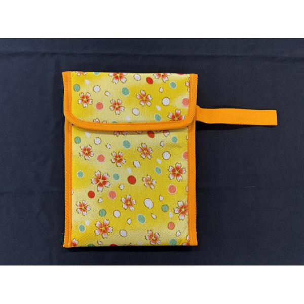 メーカー:株式会社エルプランニング生産国:日本製カラー:黄サイズ:220×160材質・素材:中綿(ポリエステル)レーヨン お持ちのオカリーナ収納用バッグに。添付品に湿度吸収性シート「モイスレガート」 モイスレガートとは、楽器ケース内の湿度を...
