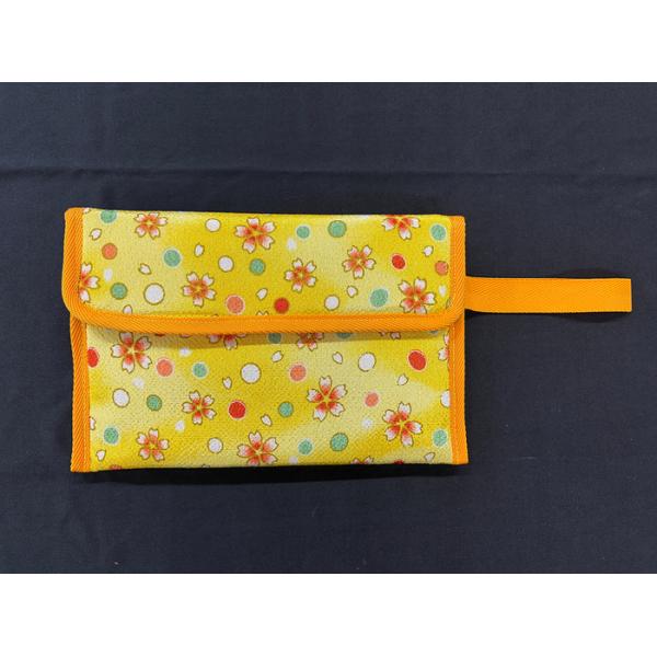 メーカー:株式会社エルプランニング生産国:日本製カラー:黄サイズ:150×230材質・素材:中綿(ポリエステル)レーヨン お持ちのオカリーナ収納用バッグに。添付品に湿度吸収性シート「モイスレガート」 モイスレガートとは、楽器ケース内の湿度を...