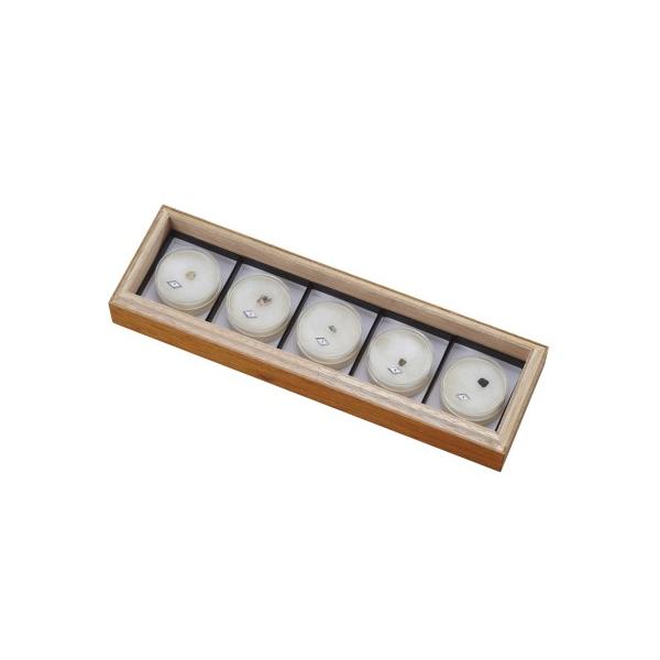 ・原子力発電の燃料として用いられるウラン鉱石の標本です。内容：燐灰ウラン石、ウラノフェン、燐銅ウラン石、閃ウラン石、ツヤムン石木製ケース：330（W）×100（D）×60（H）mm※本品は天然鉱物であり、非常に低いレベルの放射能しか有しませ...