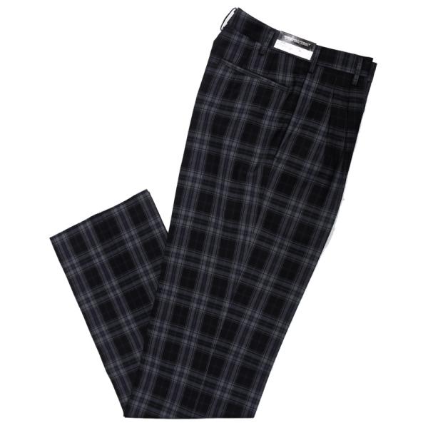 Bencougar(ベンクーガー)人気のネイビーチェックのツータックスラックスです。カラー：ダークなベイビーの濃淡チェック柄※仕様・サイズなどの詳細は商品説明にてご確認下さい。■裾上げテープをお付けいたします。裾仕立てをご希望の場合はかかと...