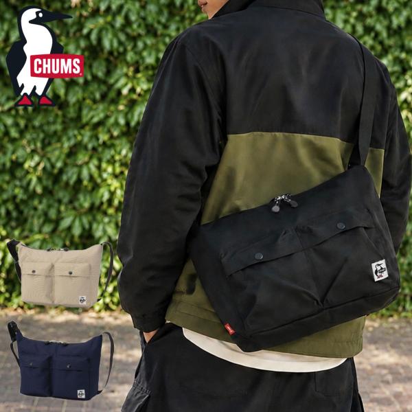 身軽に出かけるデイリーバッグ約12Lの容量と豊富なポケットを備えた、横型ショルダーバッグ。B5サイズやタブレットなどを収納でき、通勤・通学から旅行やアウトドアまで幅広く活躍します。カラー展開：Black(K001)、Greige(G057)...