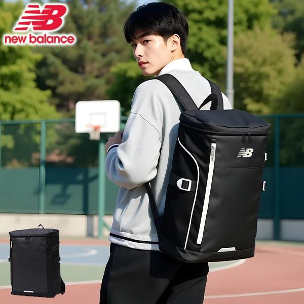 大容量でマルチに使えるスポーティなリュック通学や部活、レジャーシーンまでマルチに対応できるスクエアリュック。カラー展開：クロ、クロシロニューバランス リュック メンズ レディース 大容量 通学 new balance おしゃれ 軽量 ブラン...