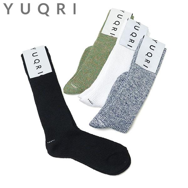 ルーズに履いて大人の抜け感をシャリシャリとした独特の肌触りが心地よいソックス。カラー展開：black(BLK)、green×beige(OLV2)、white×navy(WHT2)、white(WHT)ユクリ 靴下 YUQRI メンズ レデ...